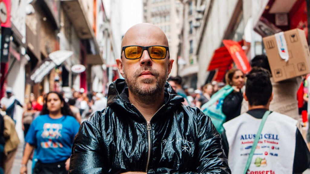 Johnny Monster lança Armadilhas do Pensamento, terceiro single do novo ...